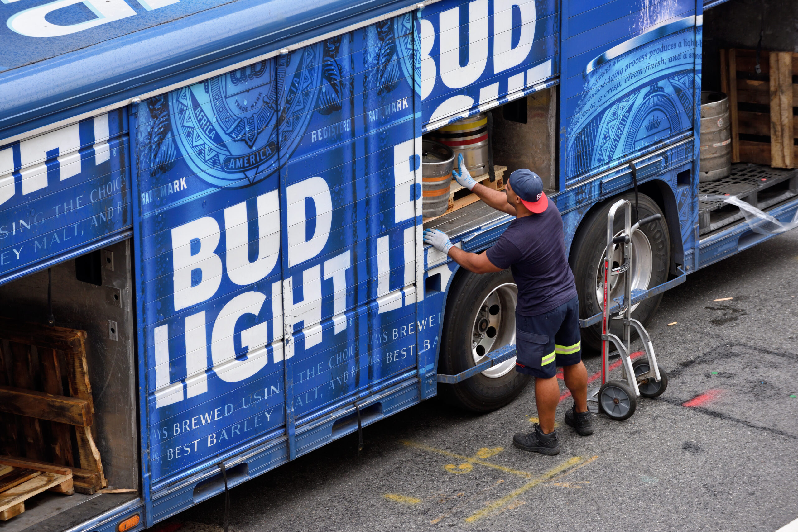 3 lessons from Bud Light’s mismanaged sponsorship campaign - The Sponsor